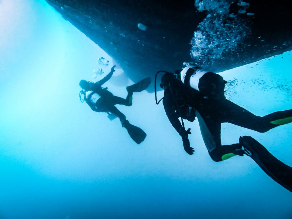 Ship repair and underwater services - ARA Marine